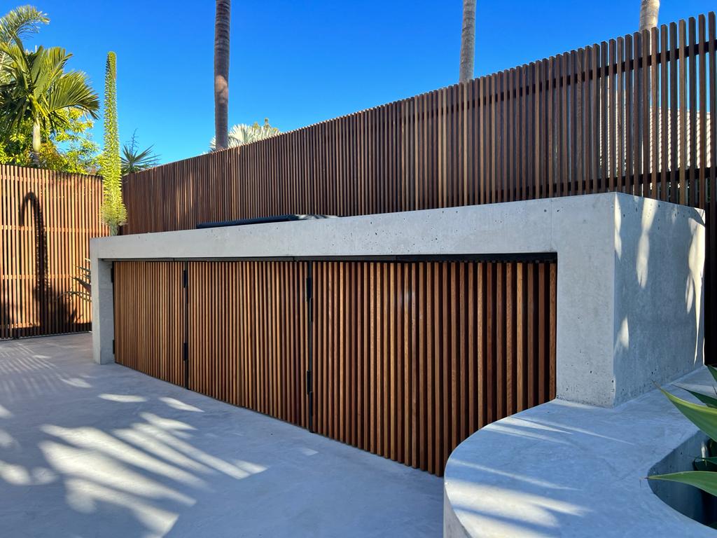 Yellow Balau Batten Screens - Raw Finish – Timber Screens Australia